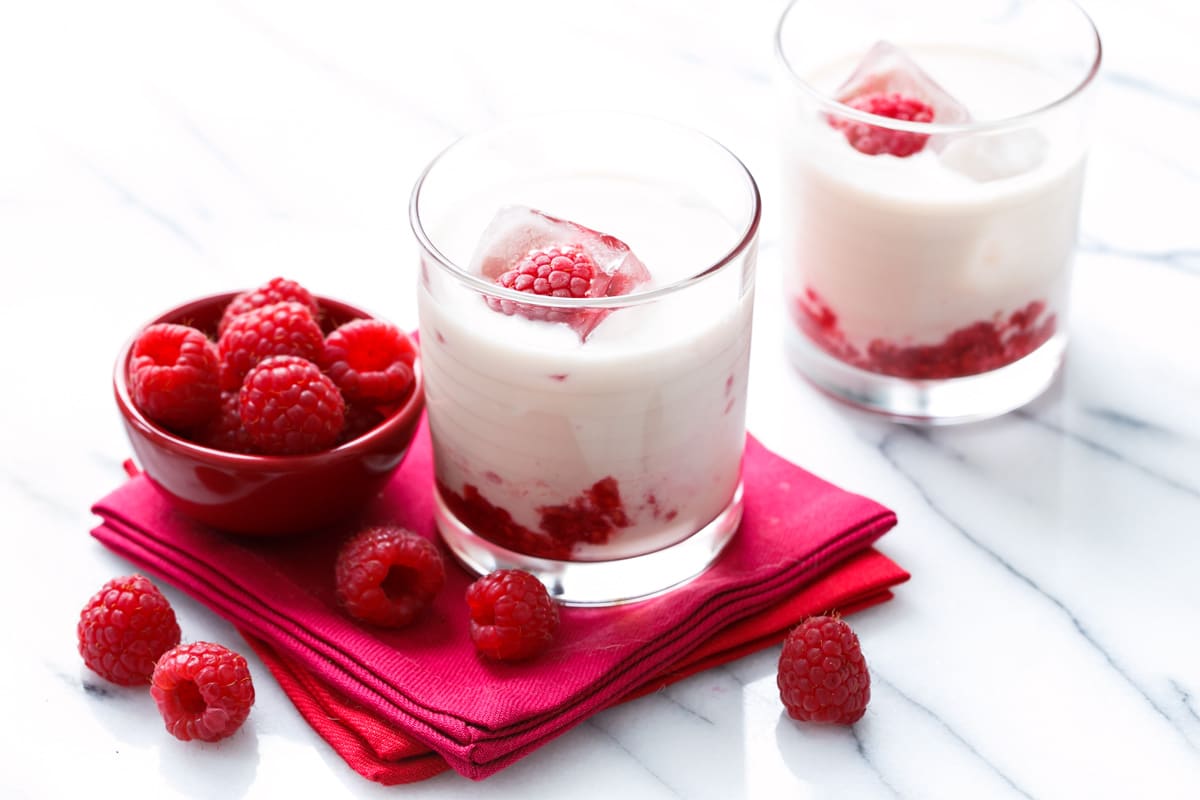 Raspberry Russian Cocktail | Love and Olive Oil