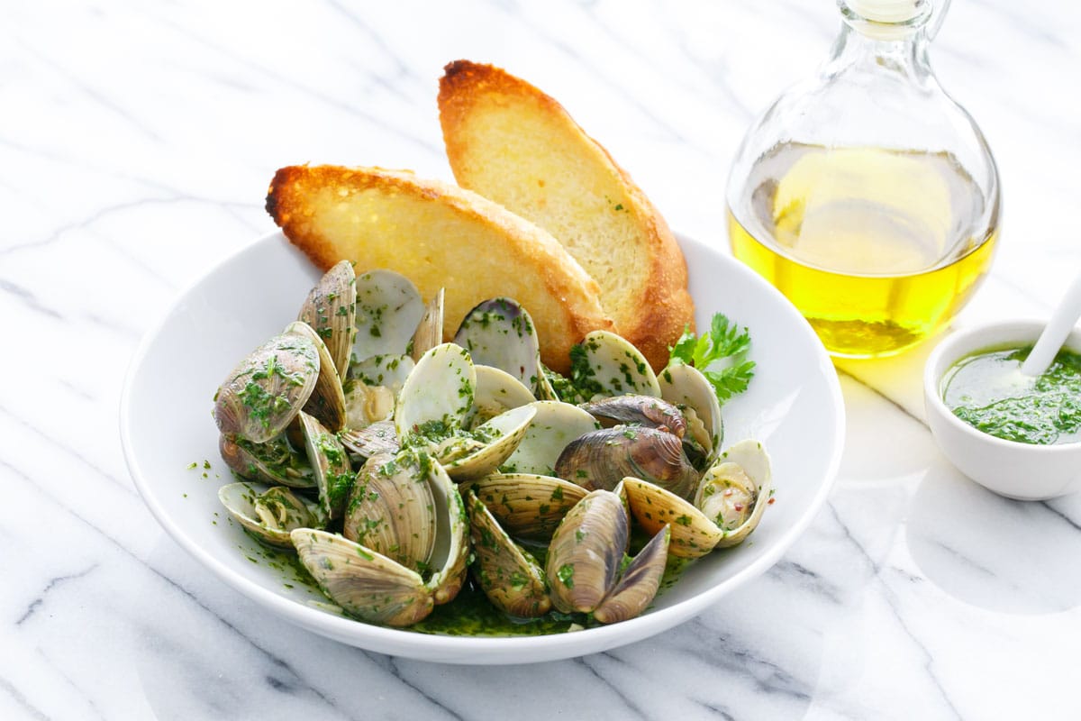 Mojo Clams (Steamed Clams with Green Mojo Sauce) | Love and Olive Oil