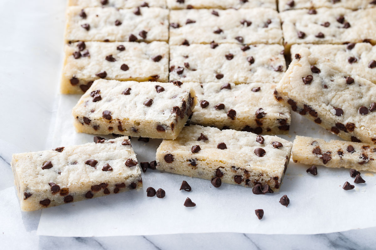 Chocolate Chip Shortbread Cookie Bars | Love and Olive Oil
