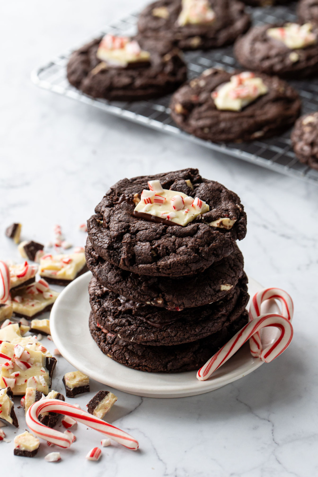 Chocolate Peppermint Bark Cookies | Love and Olive Oil